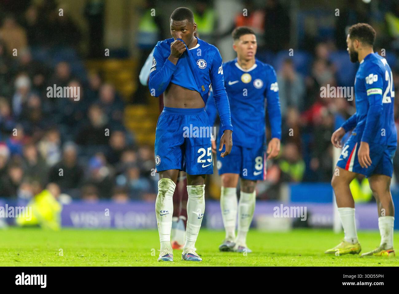 Moisés Caicedo of Chelsea looks dejected during the Premier League ...