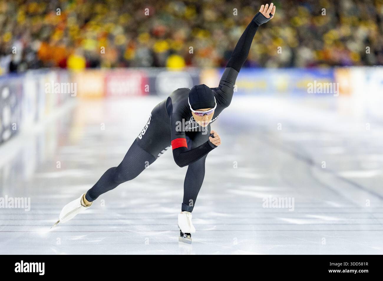 HEERENVEEN - Jutta Leerdam in action in the first 500m race during the ...