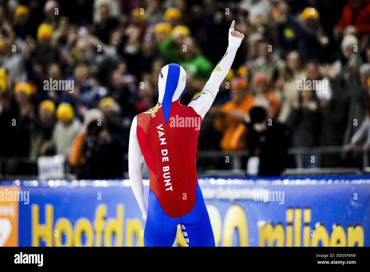 HEERENVEEN - Stijn van de Bunt after the men's 10,000m on the third day ...