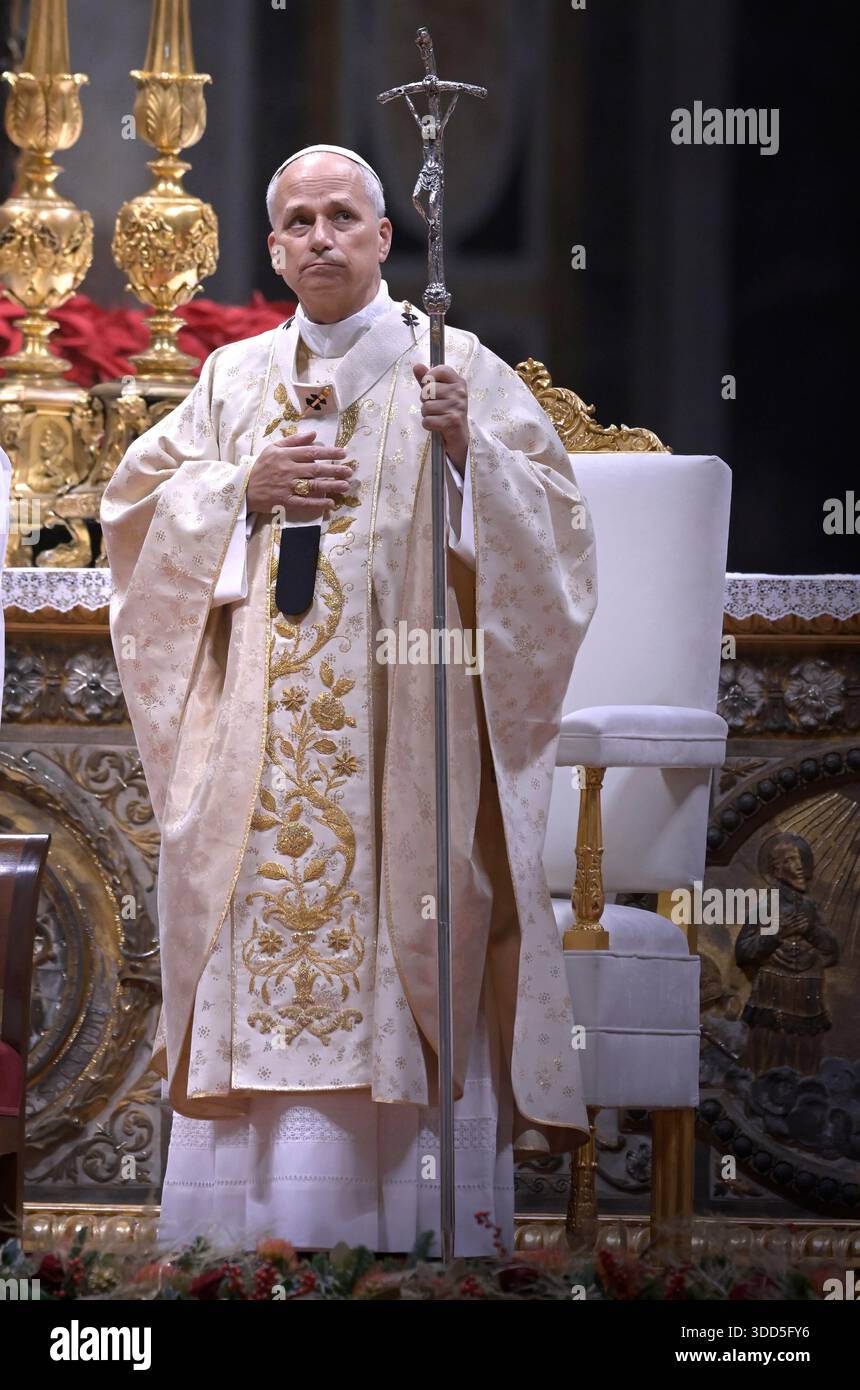 VATICAN CITY, VATICAN - DECEMBER 25: Pope Leo XIV the St. Peter's ...