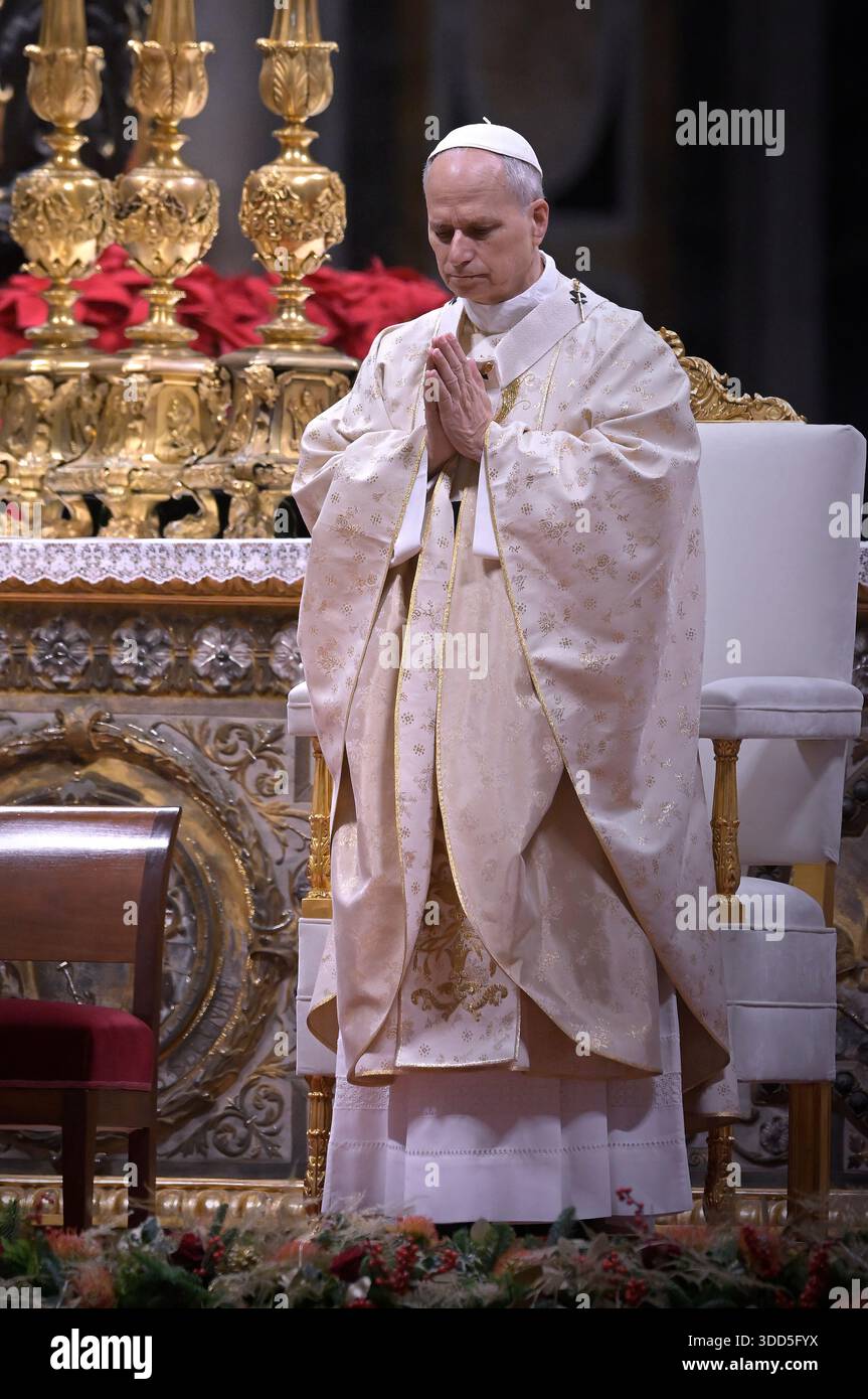 VATICAN CITY, VATICAN - DECEMBER 25: Pope Leo XIV the St. Peter's ...