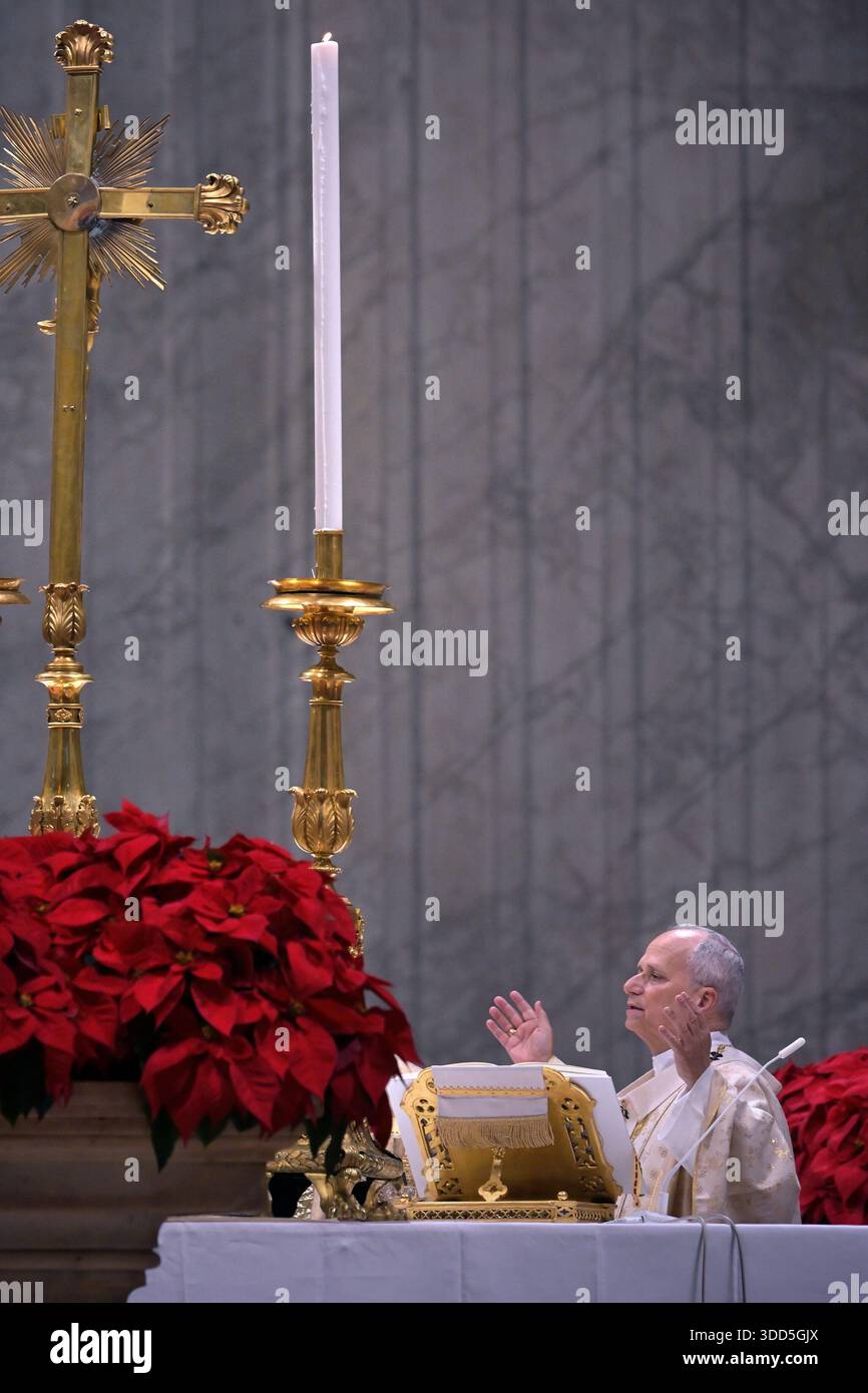 VATICAN CITY, VATICAN - DECEMBER 25: Pope Leo XIV the St. Peter's ...