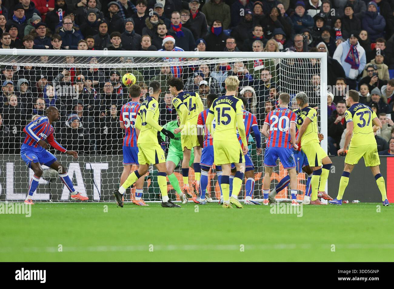 Selhurst Park, Selhurst, London, UK. 28th Dec, 2025. Premier League ...