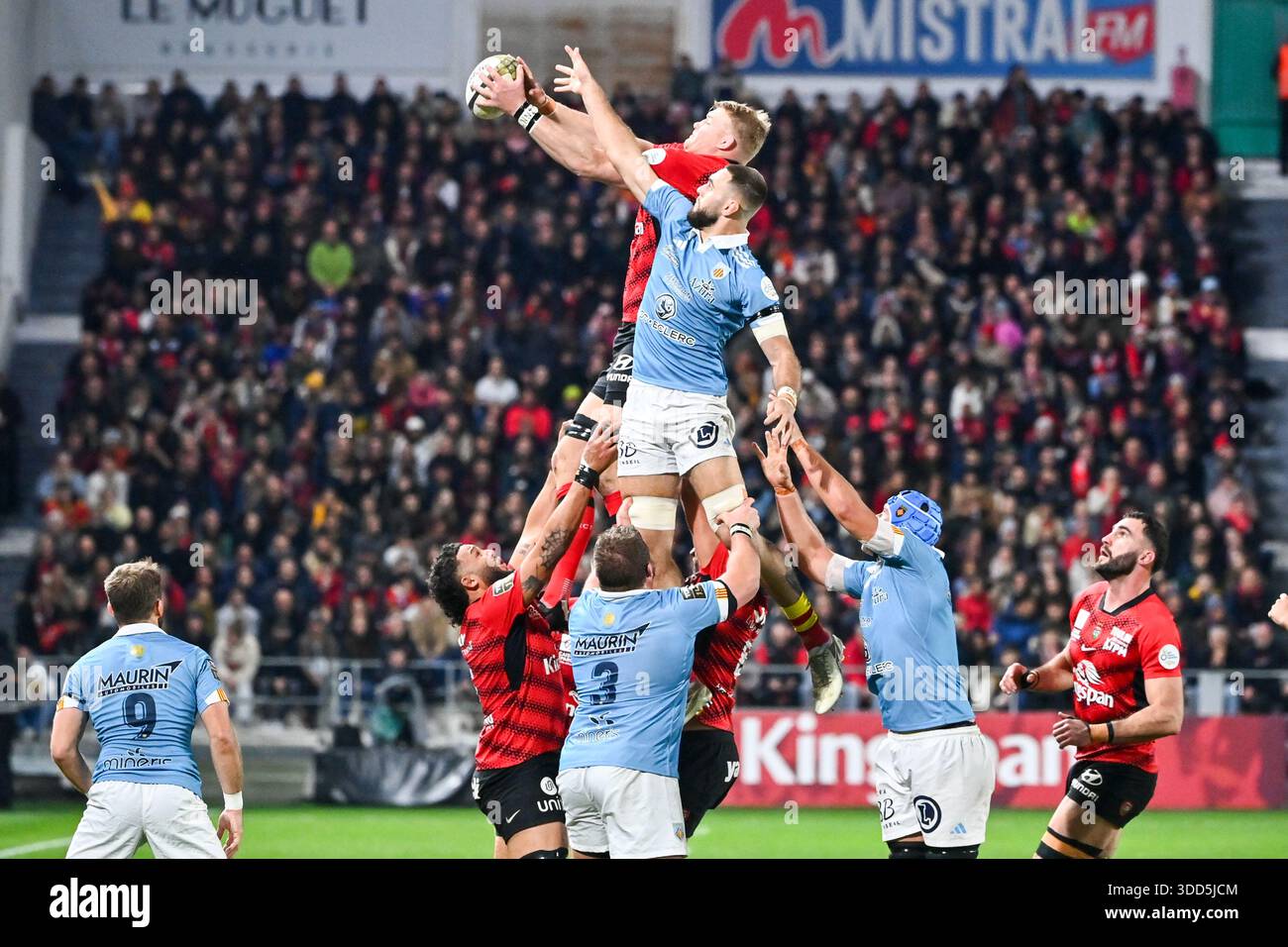 David George RIBBANS of Toulon and Maxwell HICKS of Perpignan during ...