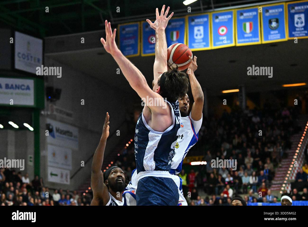 Muhammad-Ali Abdur-Rahkman (Nutribullet Treviso Basket Stock Photo - Alamy