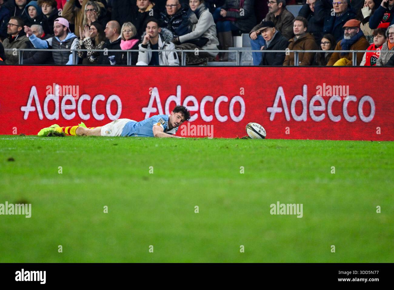 Hugo REUS of Perpignan looks dejected during the Top 14 match between ...