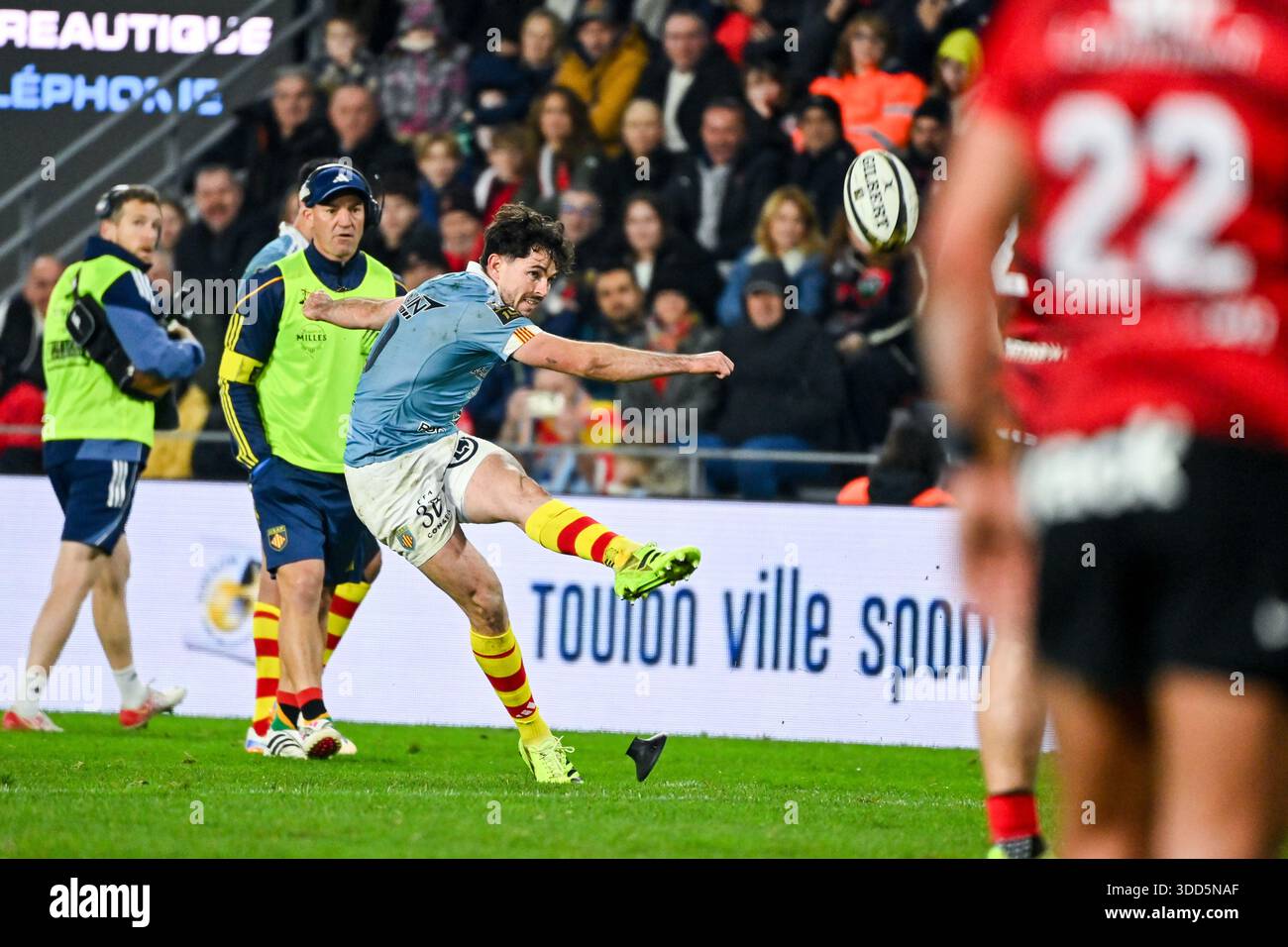 Hugo REUS of Perpignan during the Top 14 match between Toulon and ...