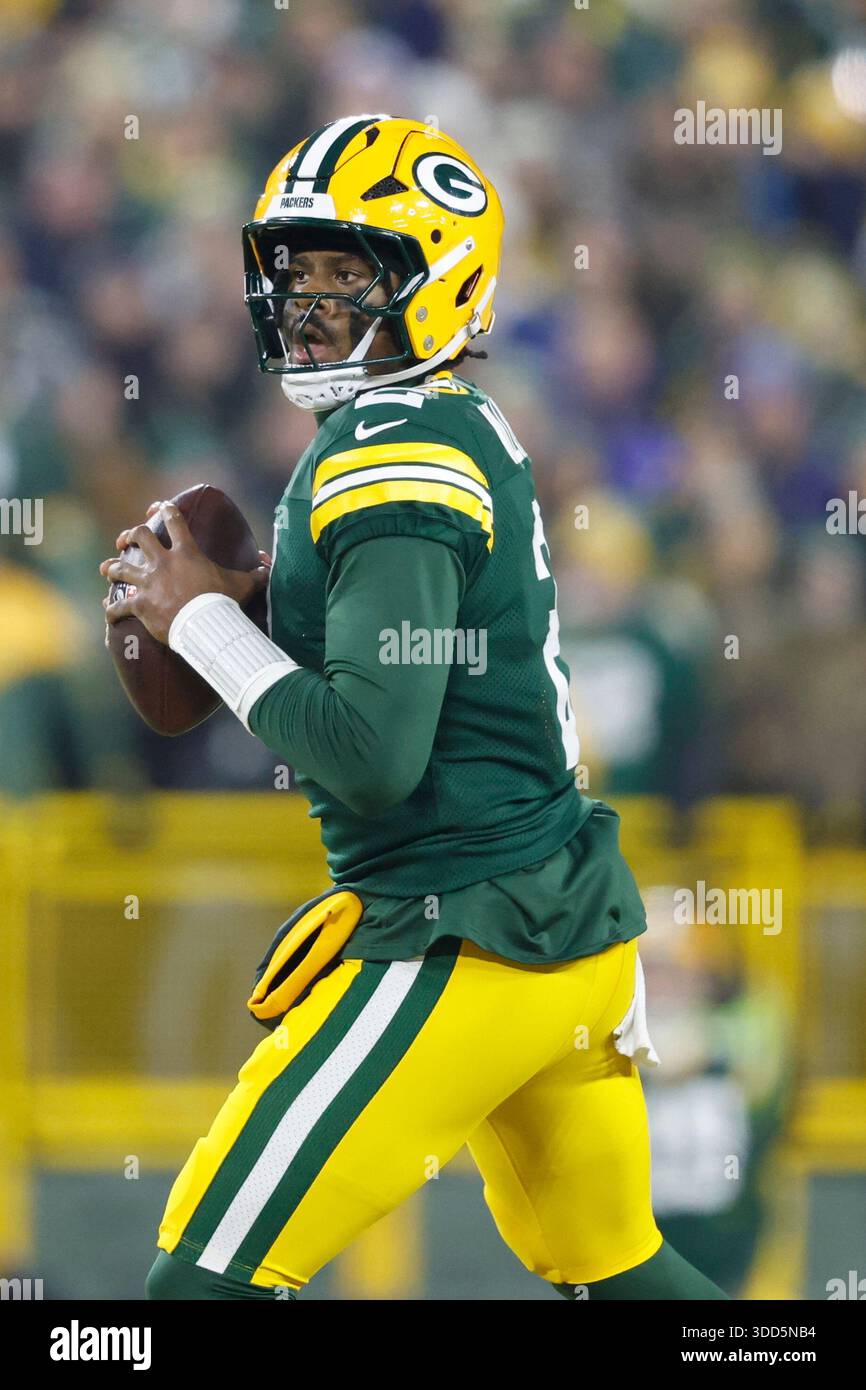 Green Bay Packers quarterback Malik Willis (2) looks to pass during an ...