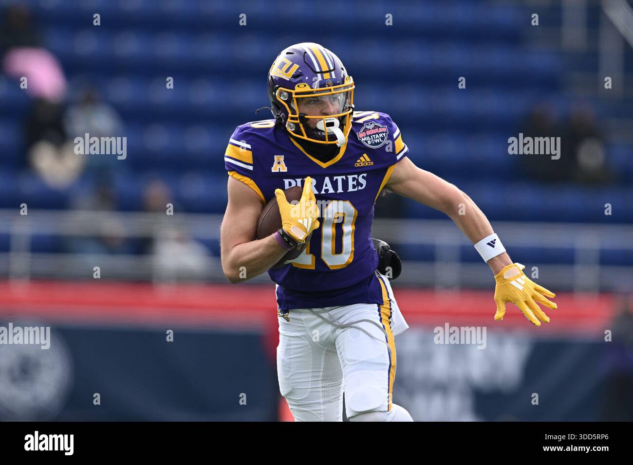 East Carolina wide receiver Brock Spalding (10) runs during the ...