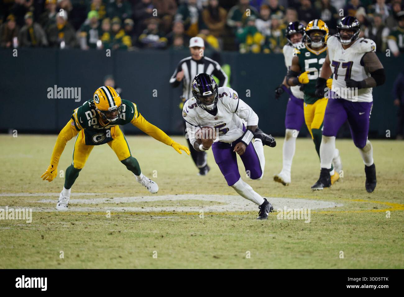 Baltimore Ravens quarterback Tyler Huntley (5) an NFL football game ...