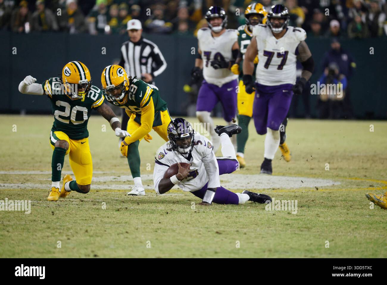 Baltimore Ravens quarterback Tyler Huntley (5) an NFL football game ...