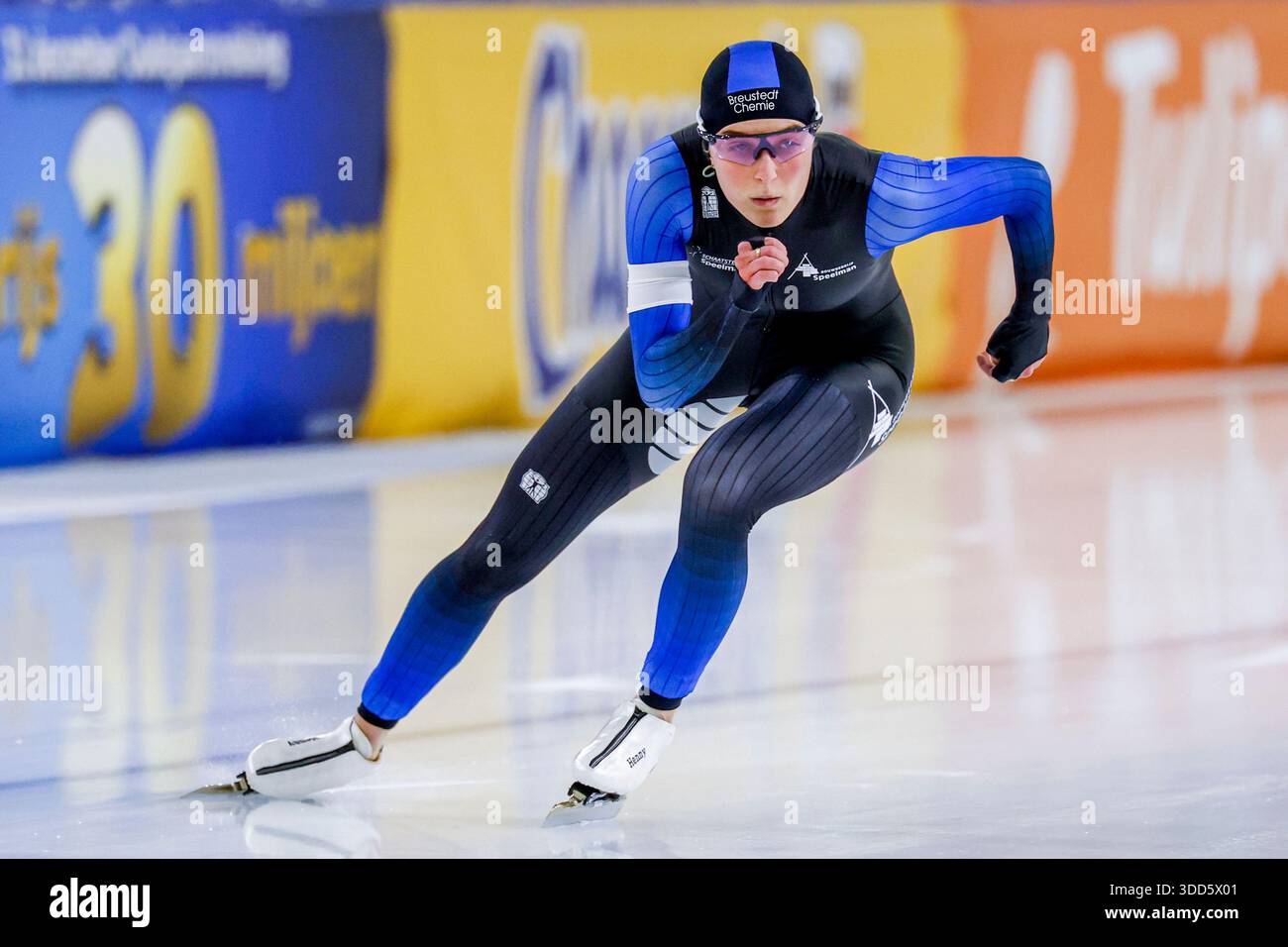 Henny de Vries of Schaatsteam Speelman competing on the Women's 500m on ...