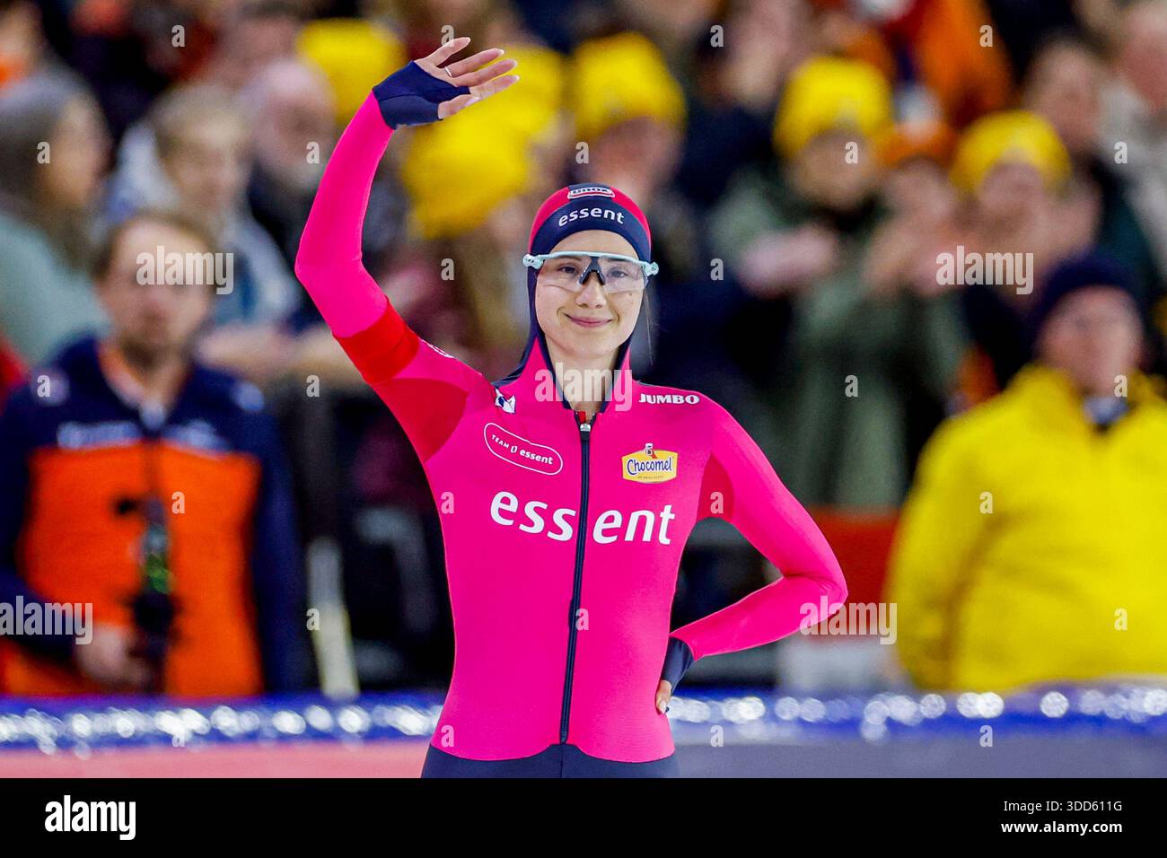 Selma Poutsma of Team Essent wave before competing on the Women's 500m ...