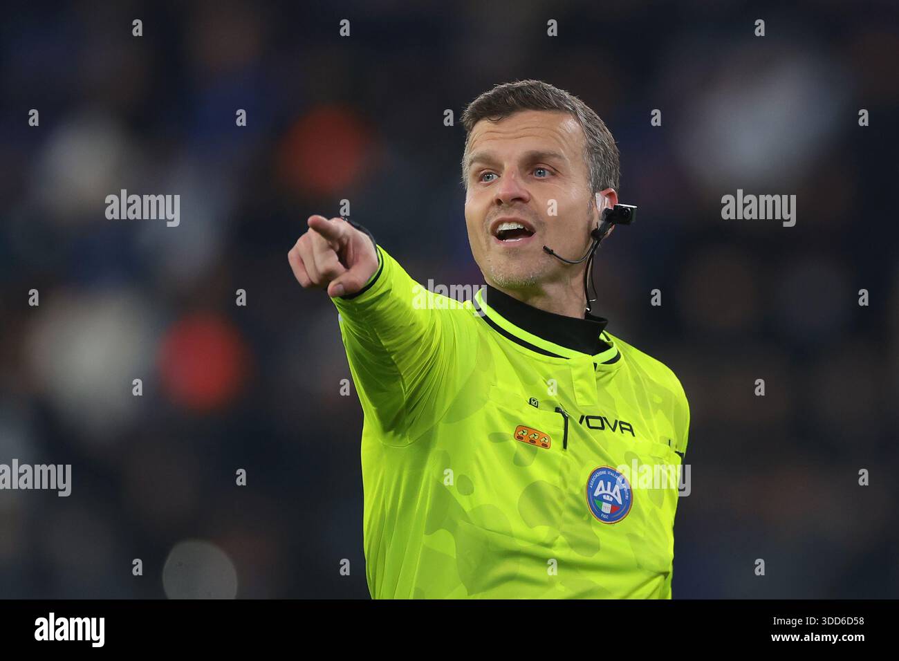 Bergamo, Italy, 28th December 2025. The Referee Federico La Penna ...