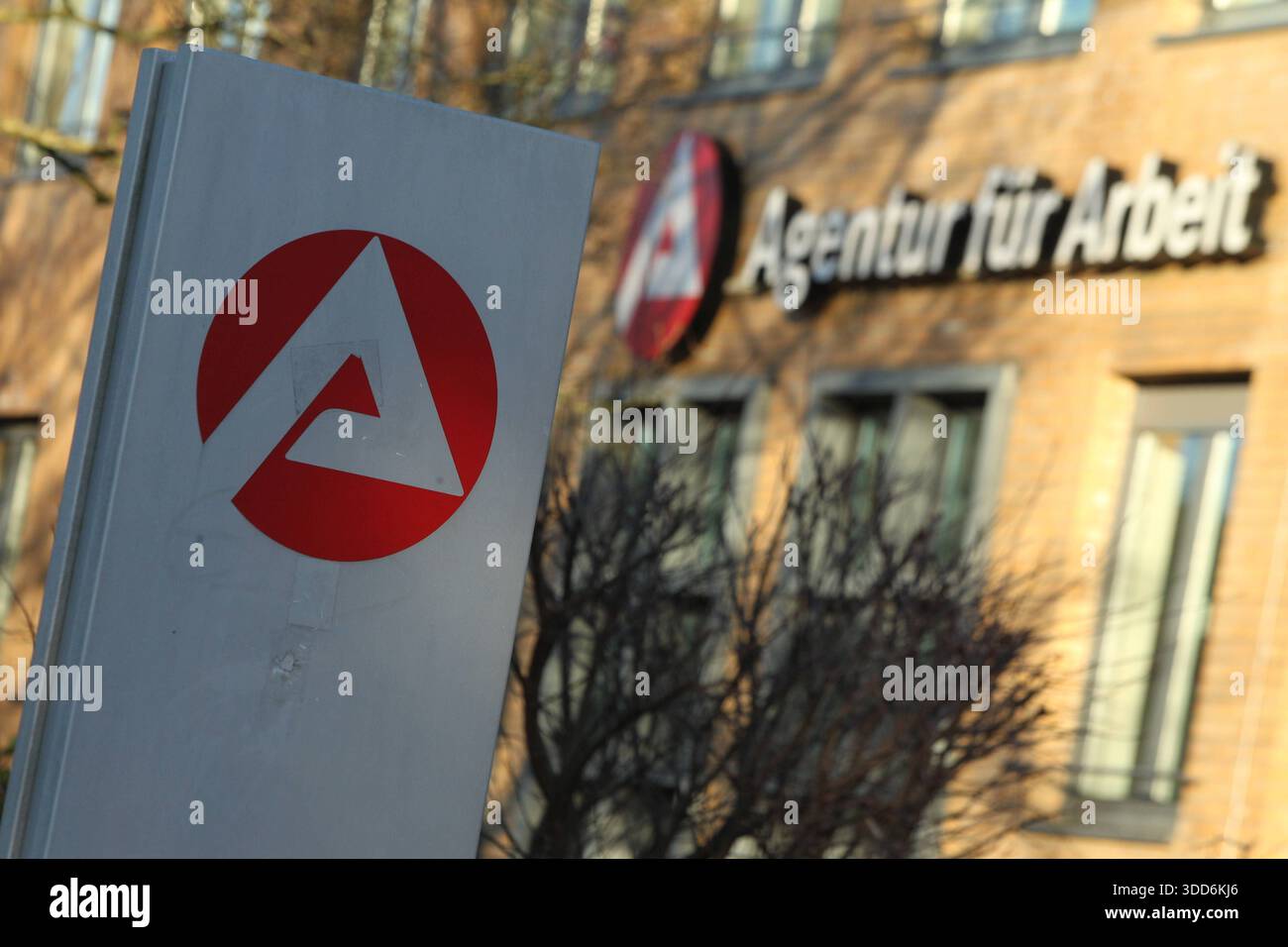 Die Agentur für Arbeit Hamburg-Nord in der Langenhorner Chaussee ...
