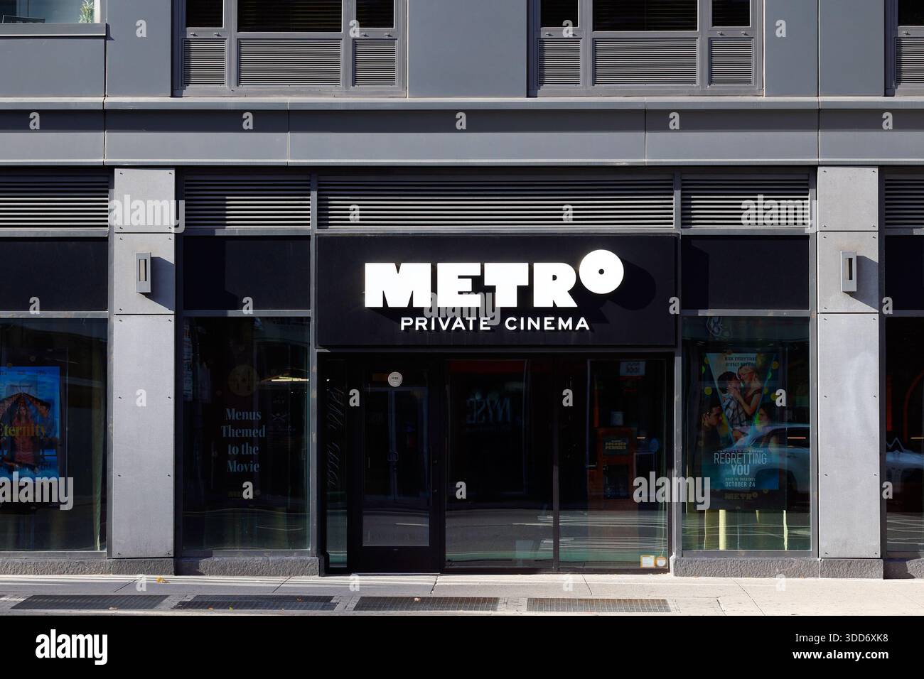 Luxury movie rental hi-res stock photography and images - Alamy