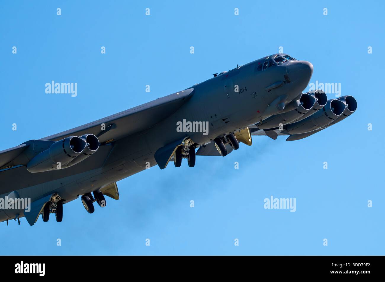 52 stratofortress bomber pilot hi-res stock photography and images - Alamy