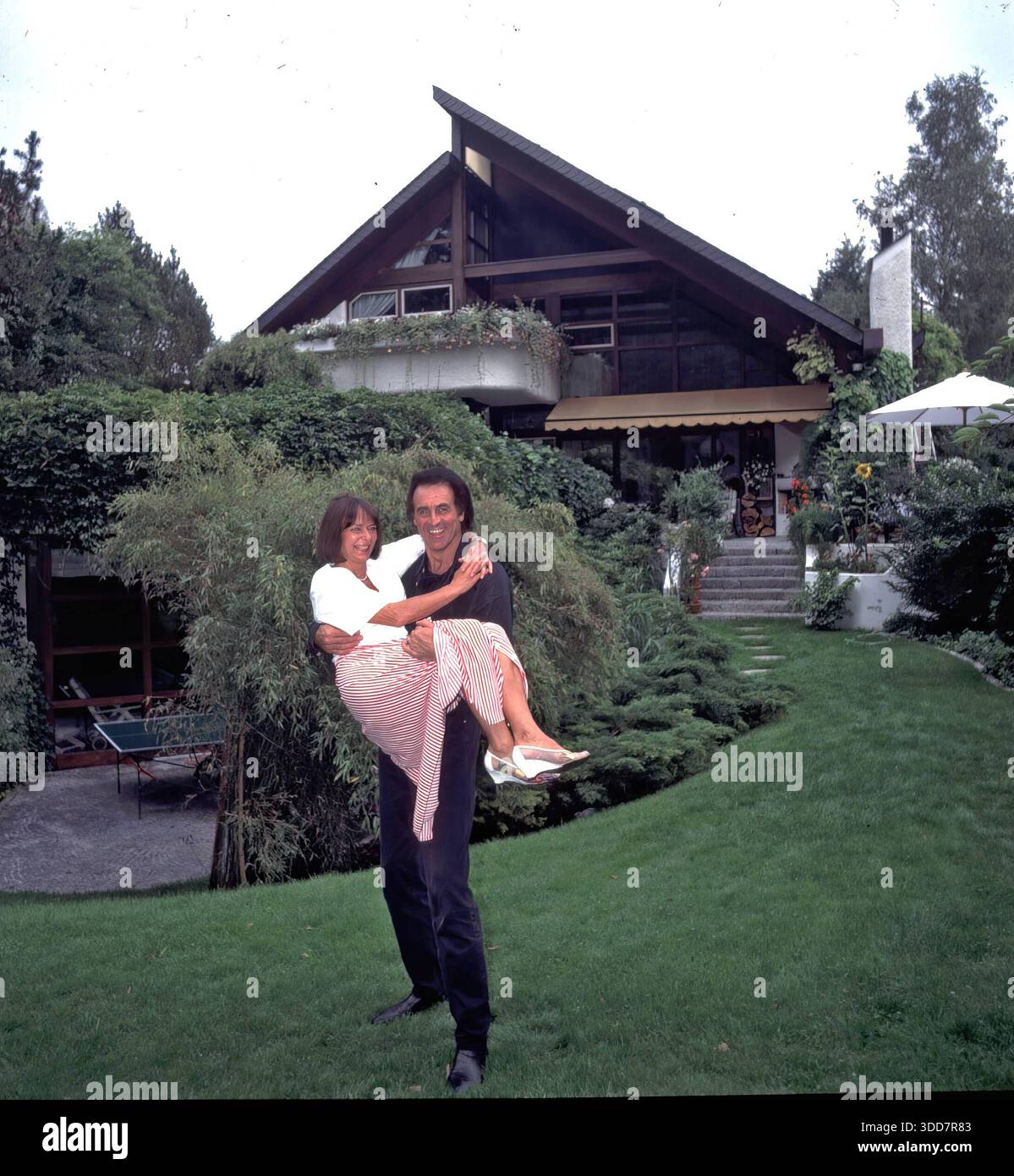 ARCHIV: Peter Rubin Sänger Peter Rubin mit seiner Ehefrau Regina , 1996 ...