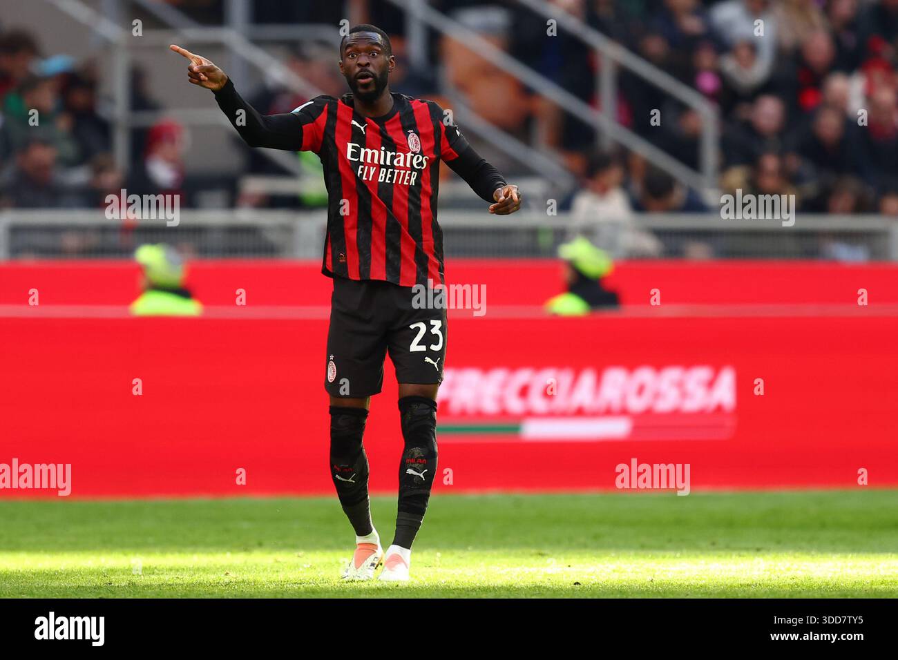 Fikayo Tomori of Ac Milan gestures during the Serie A football match ...