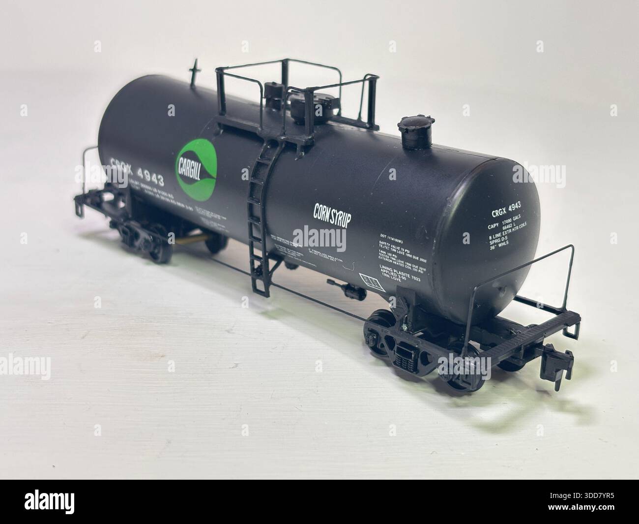 Walthers 4943 HO scale 40' tank wagon Cargill for model railways in USA ...
