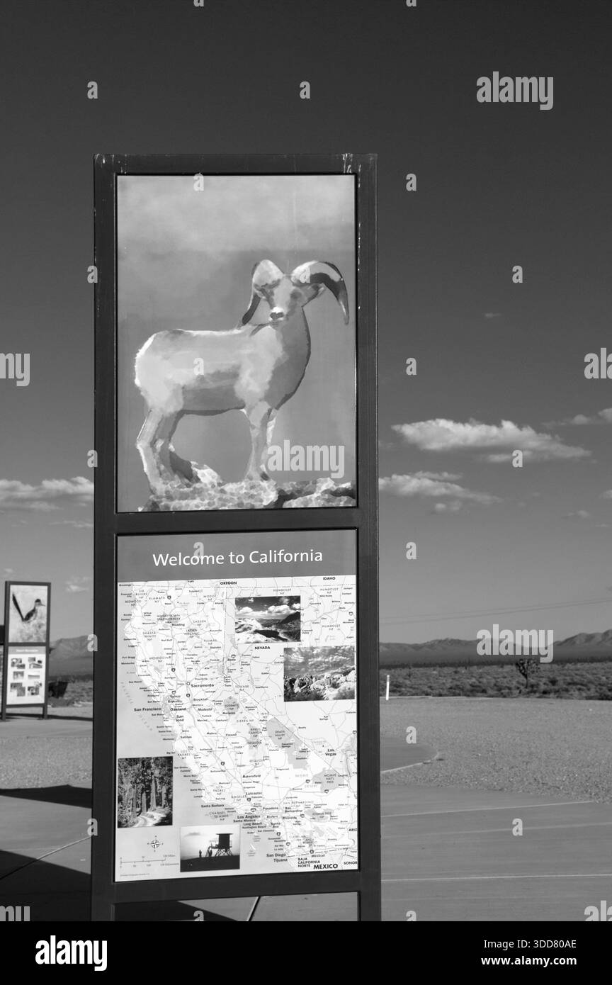 California roadside sign Black and White Stock Photos & Images - Alamy