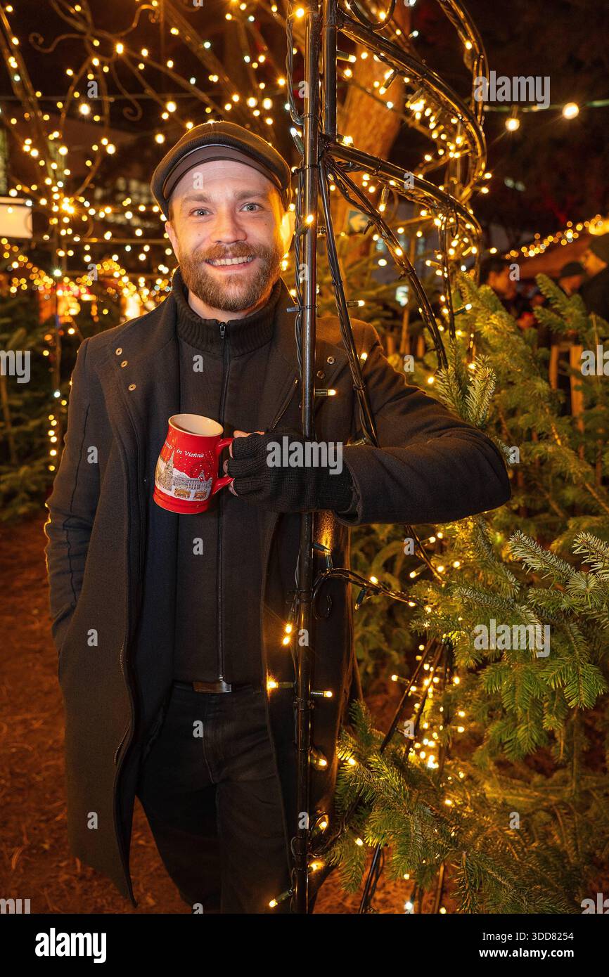 Interview and photo opportunity with Michael Steinocher, Christmas ...