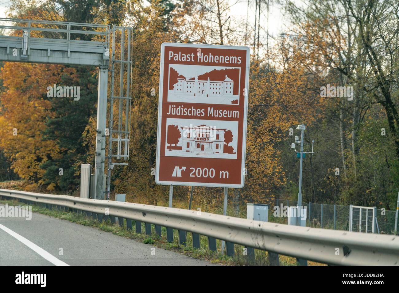Autobahnschild, Hinweiszeichen, Sehenswürdigkeit, Palast Hohenems ...