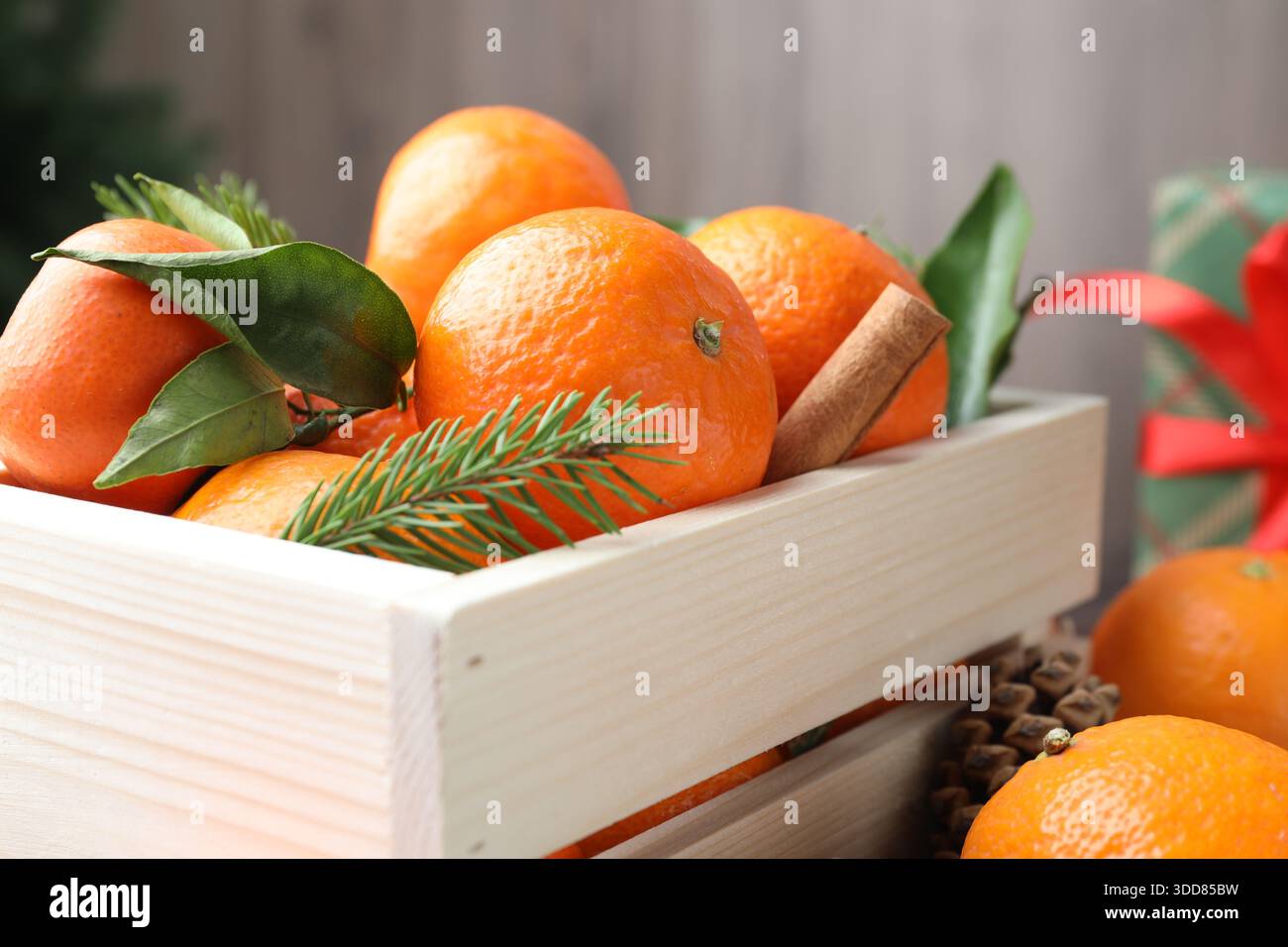 Beautiful composition ripe tangerines hi-res stock photography and ...