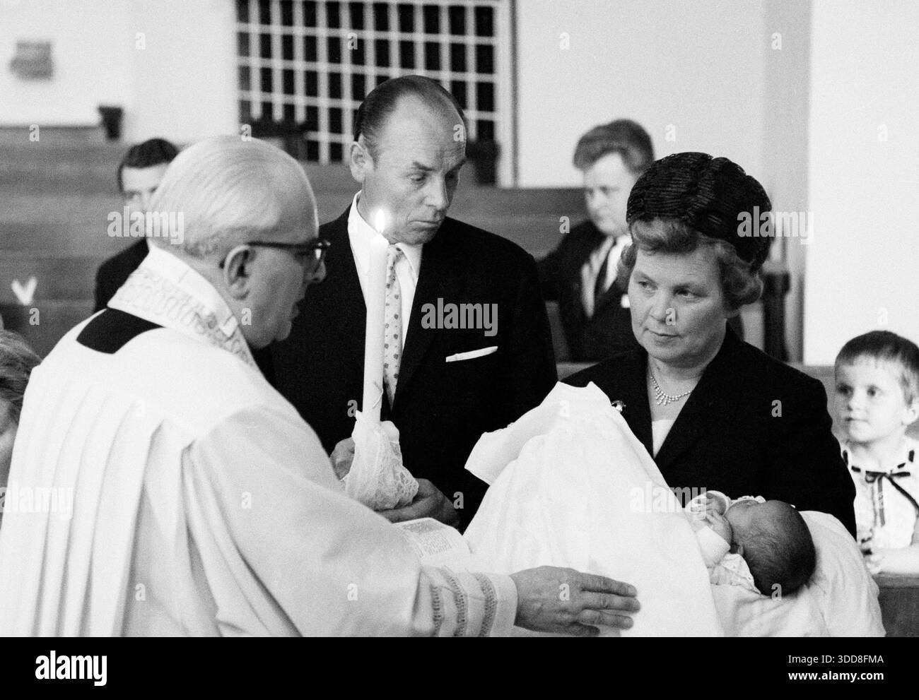 Oma und mädchen Black and White Stock Photos & Images - Alamy