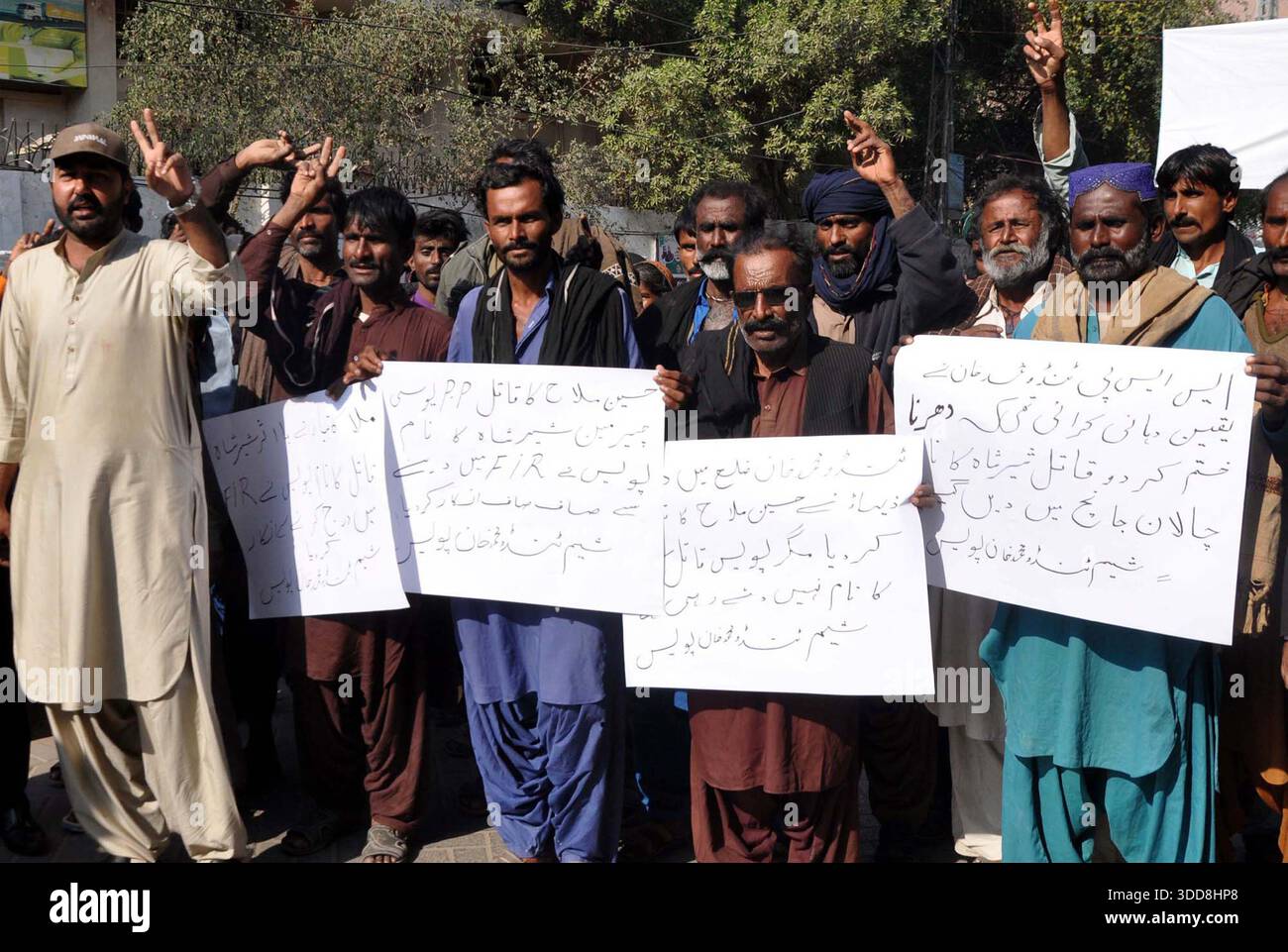 HYDERABAD, PAKISTAN, DEC 29: Residents of Tando Muhammad Khan are ...