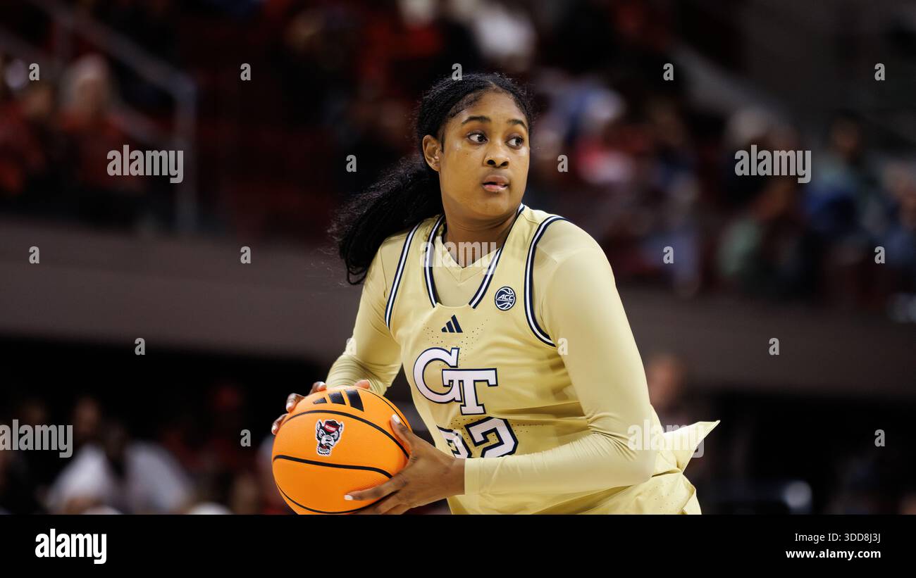 Georgia Tech's guard D'Asia Thomas-Harris (32) handles the ball during ...