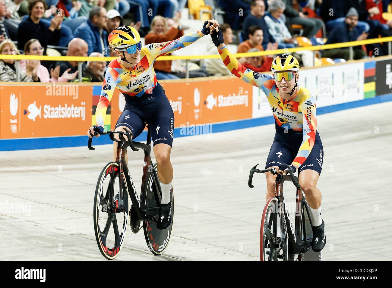 APELDOORN - Lisa van Belle and Lorena Wiebes (left) celebrate their ...