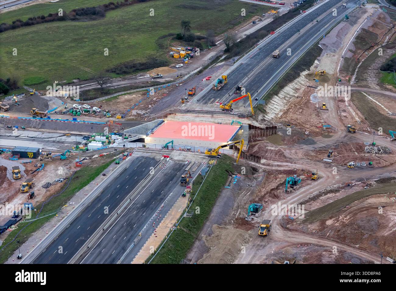M27 underpass hi-res stock photography and images - Alamy