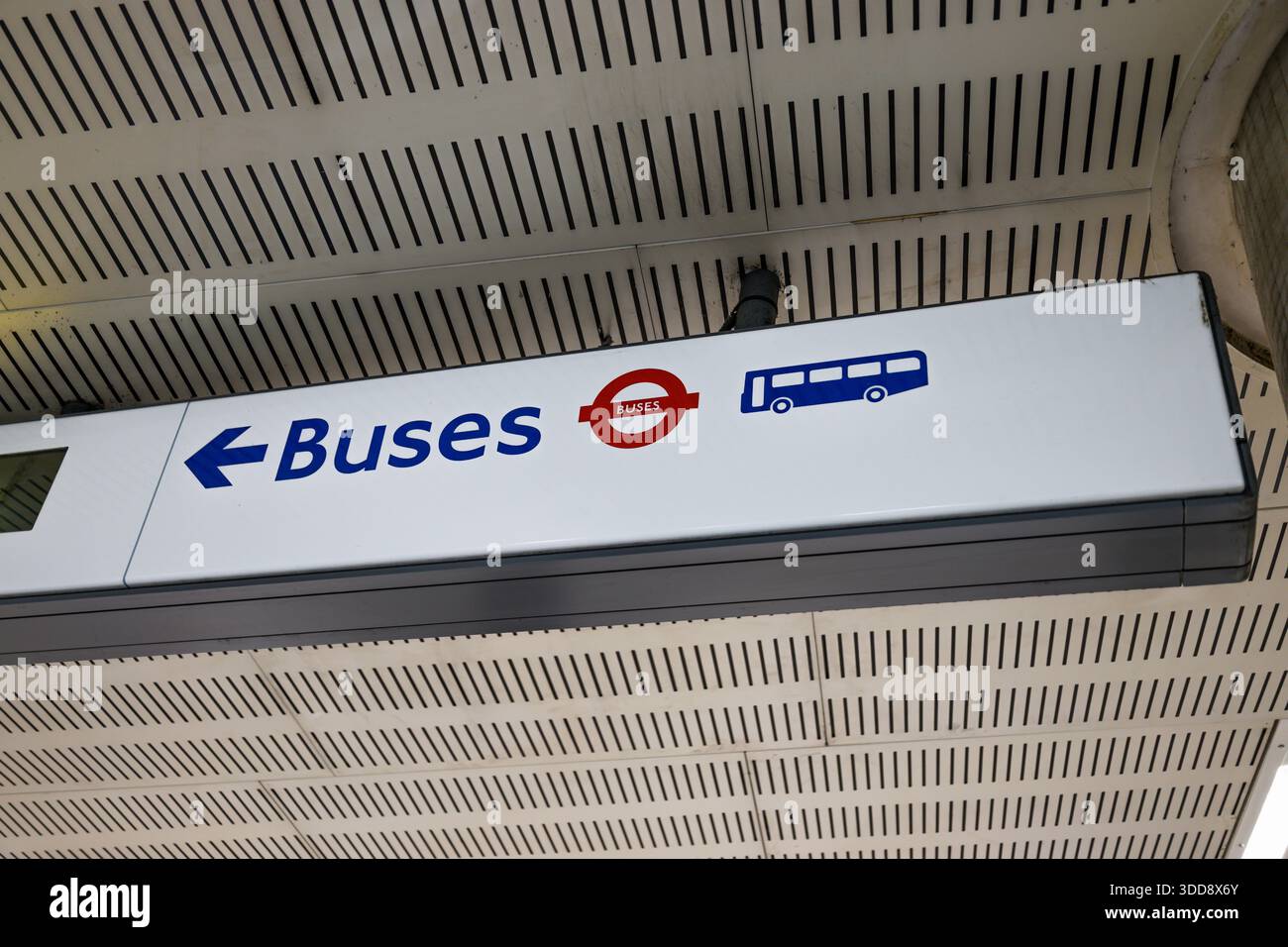 London Public Transport Bus Station Wayfinding Signage Stock Photo - Alamy