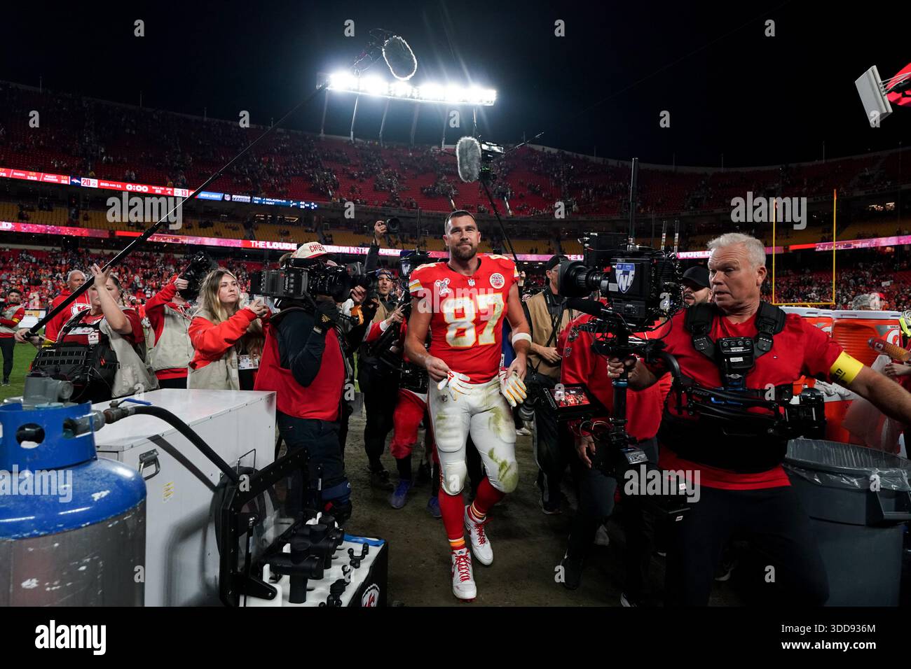Kansas City Chiefs tight end Travis Kelce leaves the field after an NFL ...