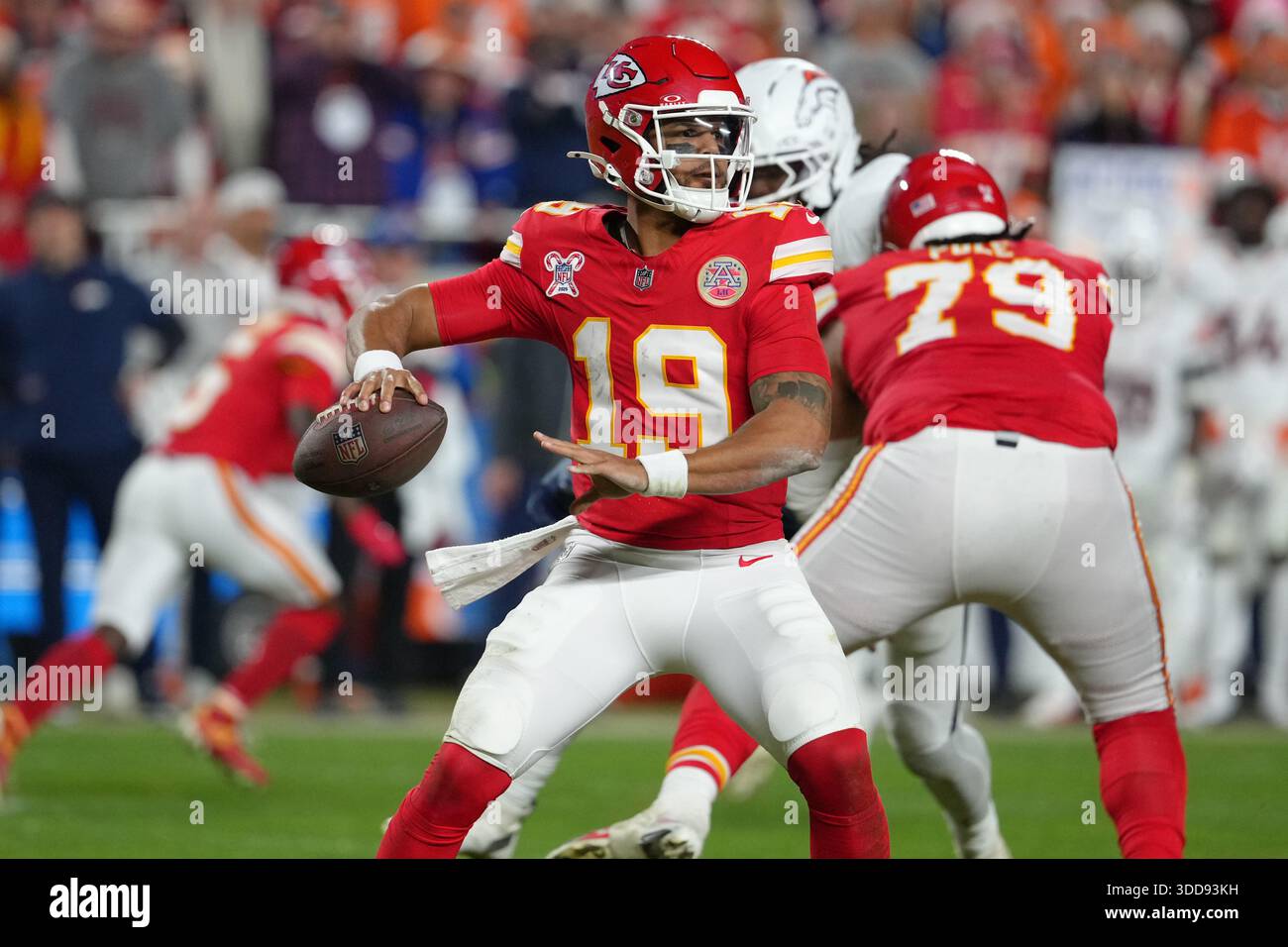 Kansas City Chiefs quarterback Chris Oladokun passes during an NFL ...