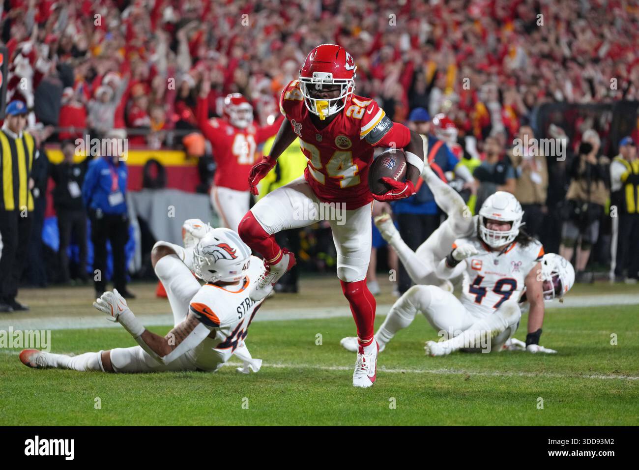 Kansas City Chiefs running back Brashard Smith (24) scores during an ...