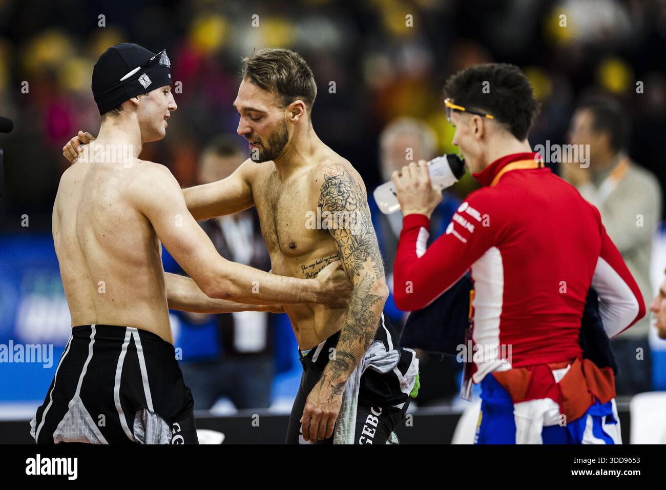 HEERENVEEN - Kjeld Nuis and Jenning de Boo after the men's 1000m on the ...