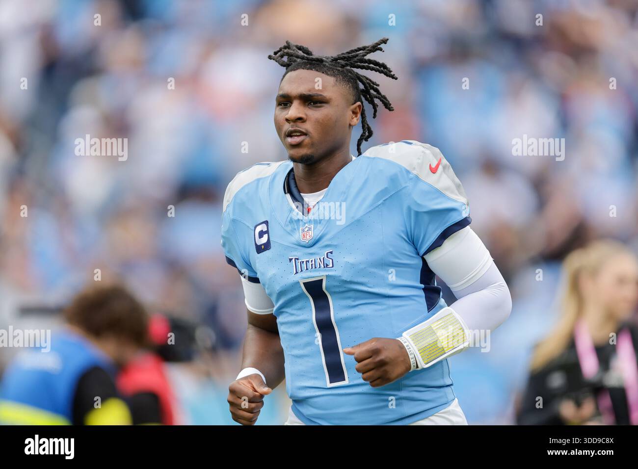 Tennessee Titans quarterback Cam Ward (1) is introduced prior to an NFL ...