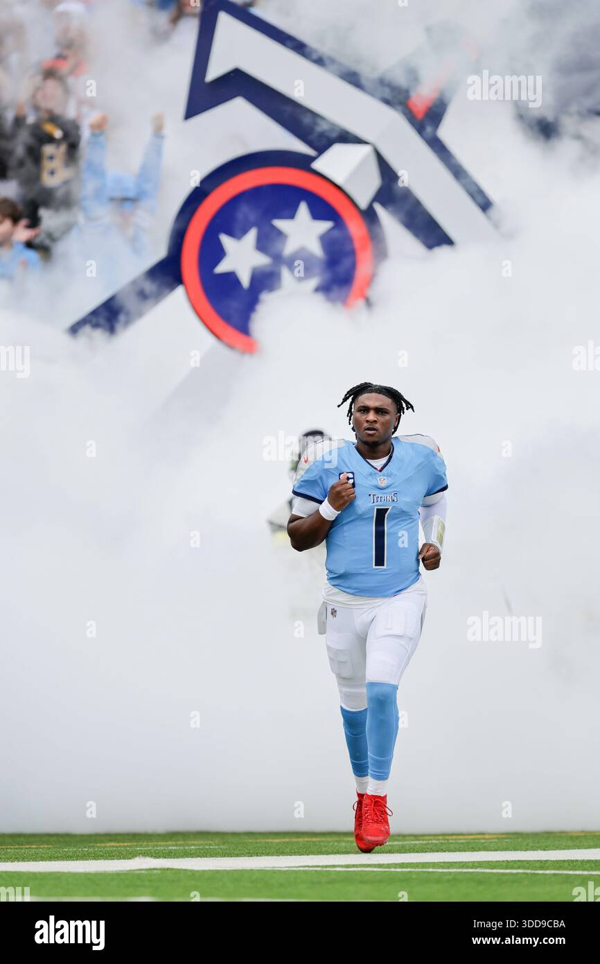 Tennessee Titans quarterback Cam Ward (1) is introduced prior to an NFL ...