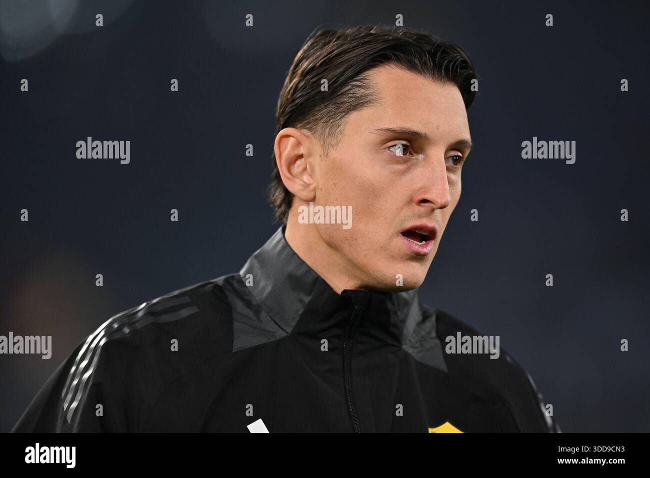 Pierluigi Gollini of A.S. Roma warm up prior the match of the 17th day ...