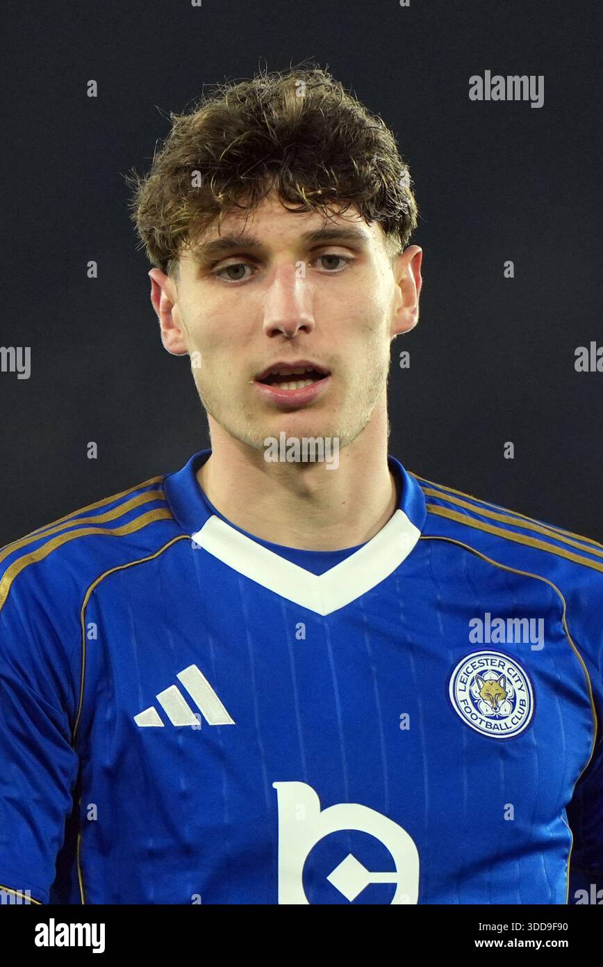 Leicester City's Ben Nelson during the Sky Bet Championship match at ...