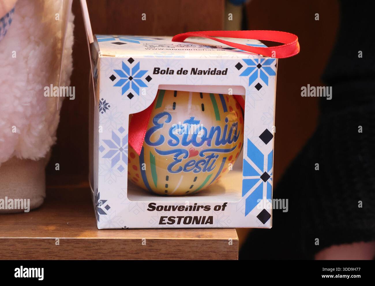 Pretty shops in the Old Town of Tallinn, Estonia, at Christmas time ...