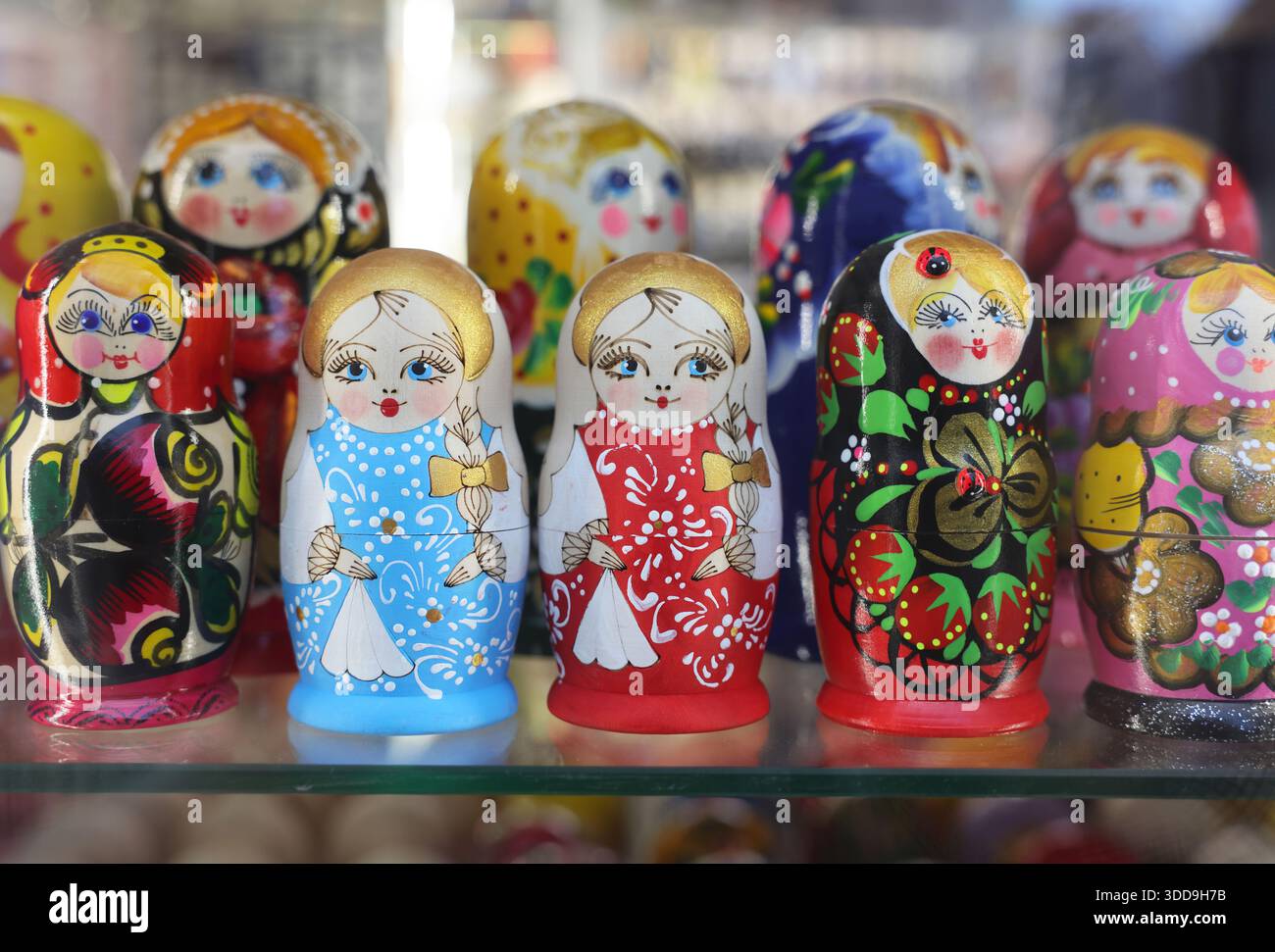 Pretty shops in the Old Town of Tallinn, Estonia, at Christmas time ...
