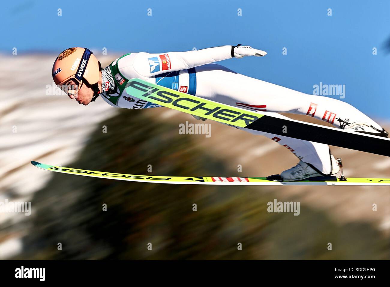 29 December 2025, Bavaria, Oberstdorf: Nordic skiing/ski jumping: Four ...