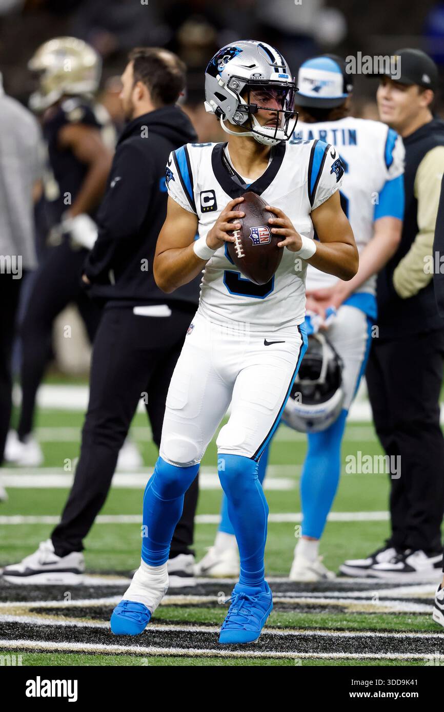 Carolina Panthers quarterback Bryce Young (9) warms up before an NFL ...