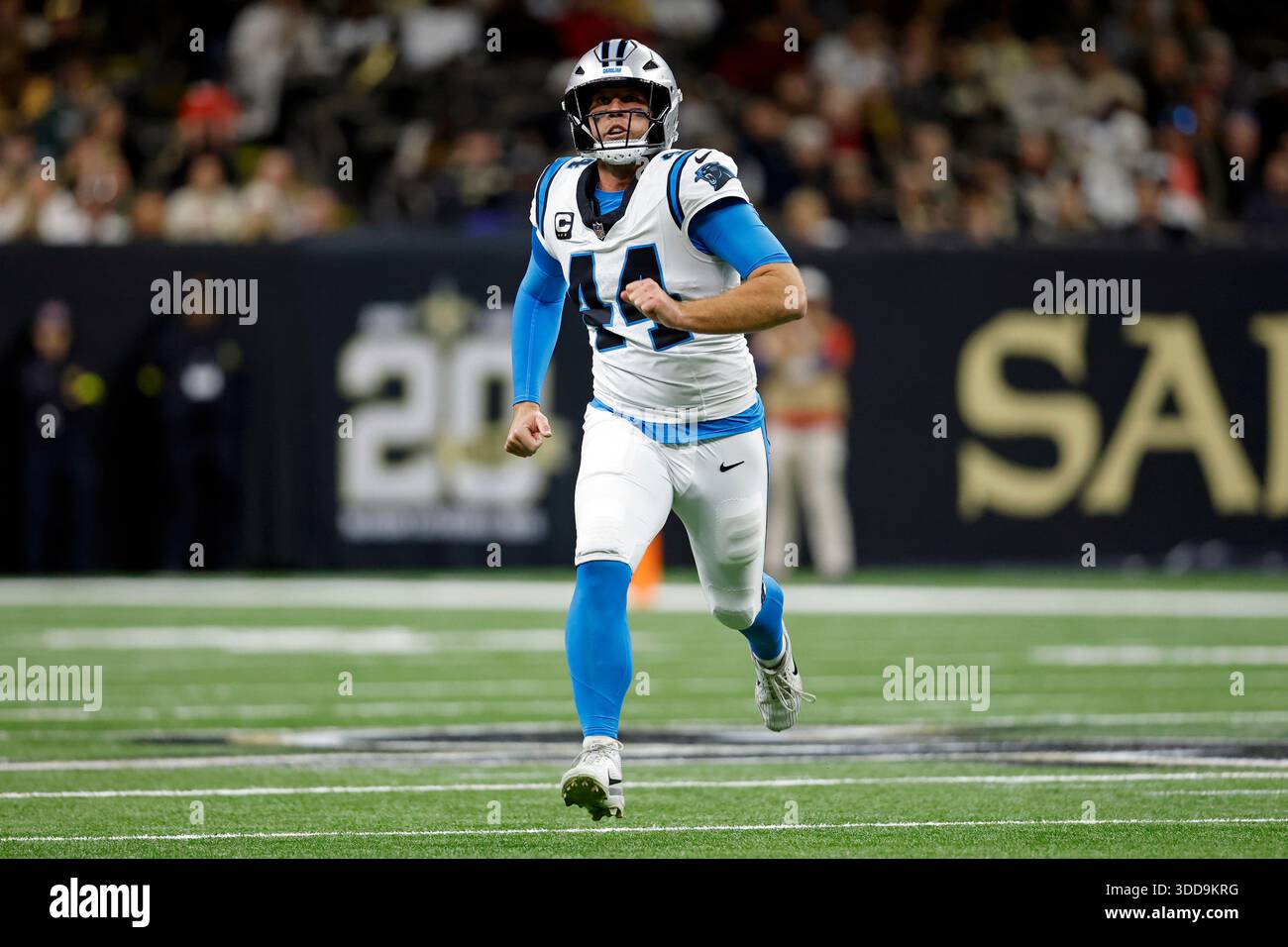 Carolina Panthers long snapper JJ Jansen (44) runs a route during an ...