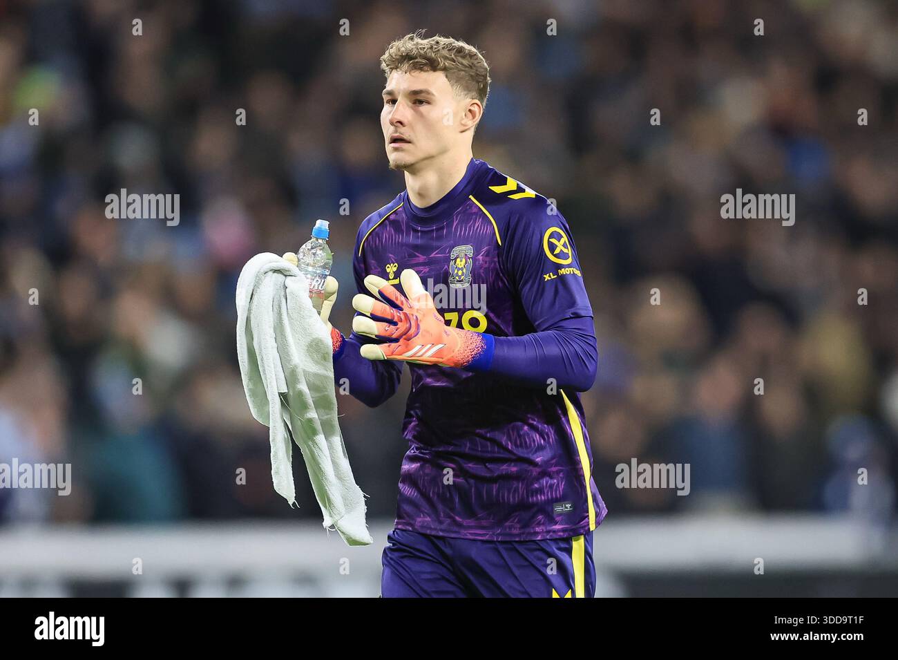 Coventry City goalkeeper Carl Rushworth during the Sky Bet Championship ...