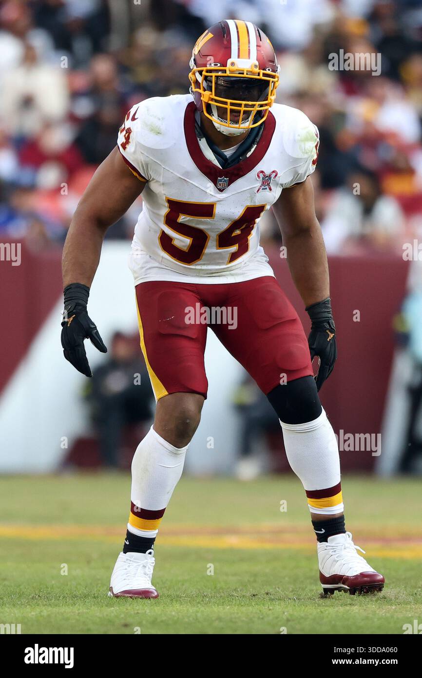 Washington Commanders linebacker Bobby Wagner (54) lines up for play ...