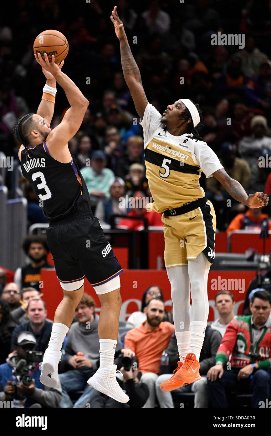 Phoenix Suns forward Dillon Brooks (3) attempts to shoot against ...